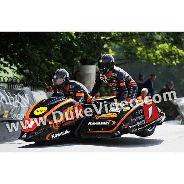 Dave Molyneux Patrick Farrance TT 2012 Ballaugh Bridge : Isle of Man TT ...